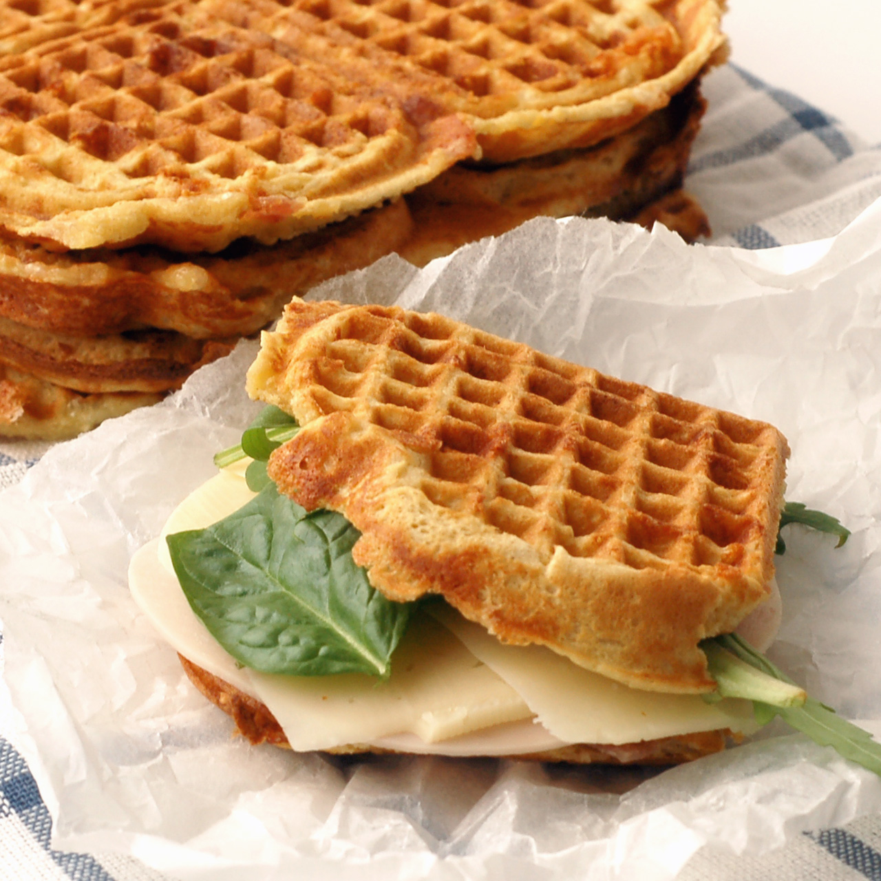 Gluten-free lunch waffles - Sukrin