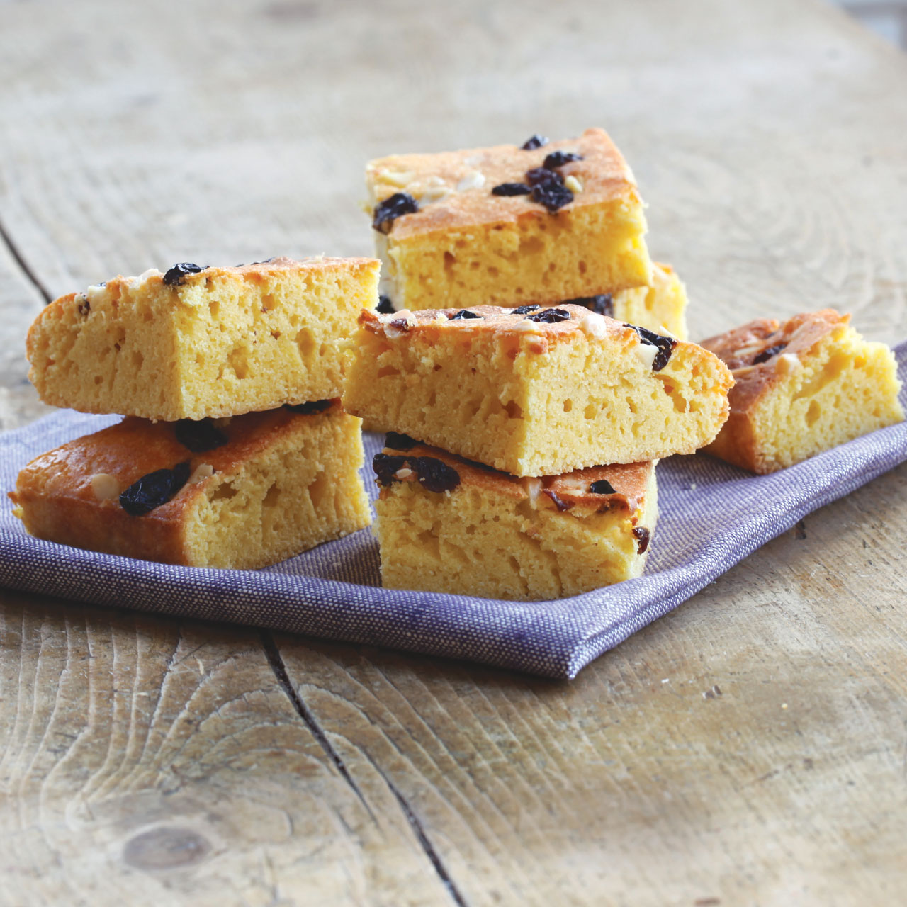 Mor Monsen cake without added sugar - Sukrin