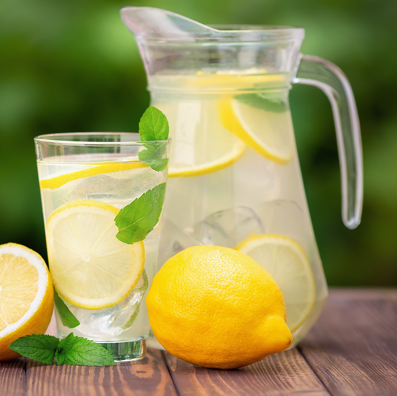 Lemon lemonade without added sugar - Sukrin